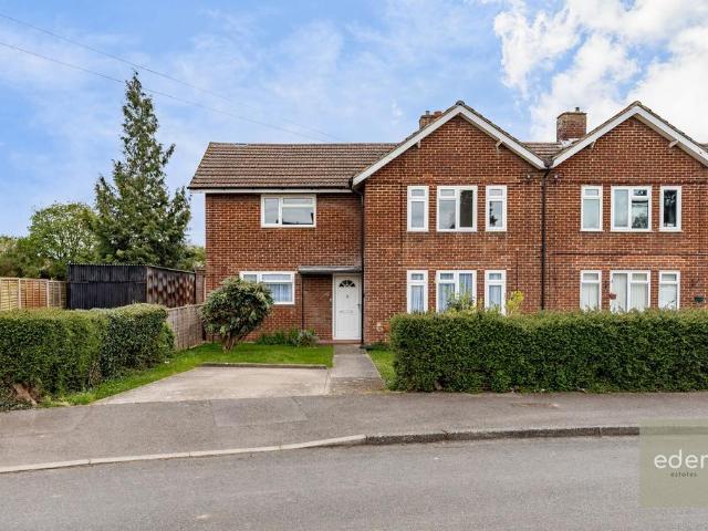 2 bedroom maisonette for sale