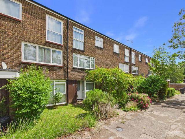 2 bedroom maisonette for sale