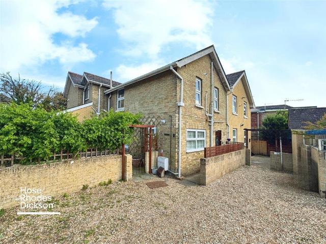 2 bedroom maisonette for sale