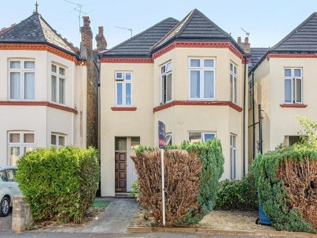2 bedroom maisonette for sale