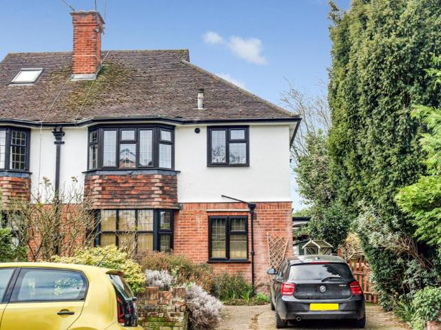 2 bedroom maisonette for sale