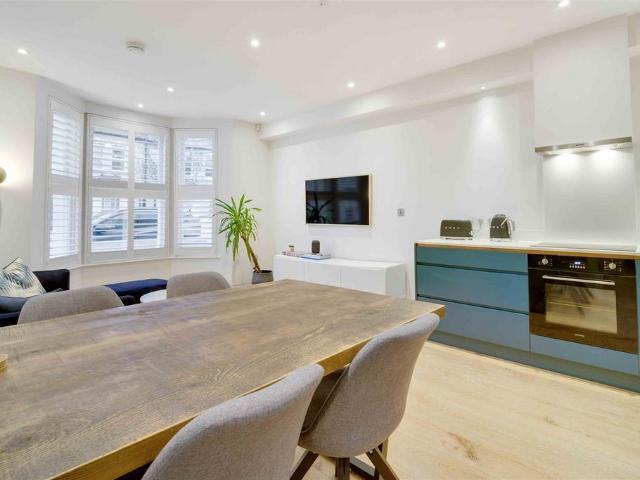 2 bedroom maisonette for sale