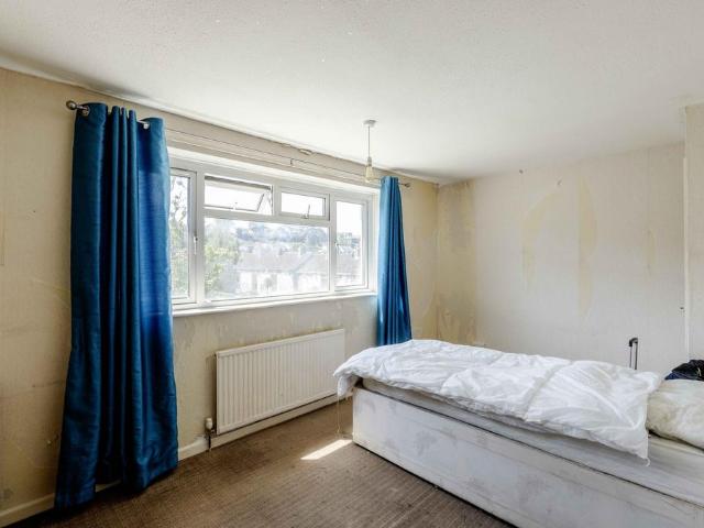 2 bedroom maisonette for sale
