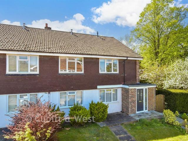 2 bedroom maisonette for sale