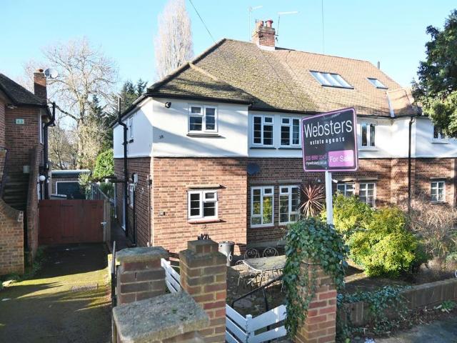 2 bedroom maisonette for sale