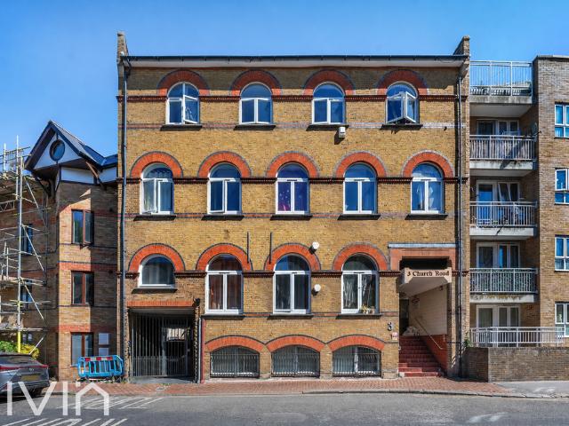 2 bedroom maisonette for sale