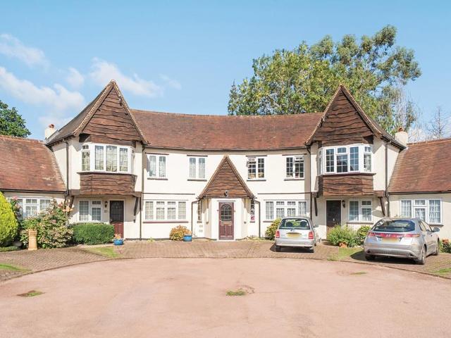 2 bedroom maisonette for sale