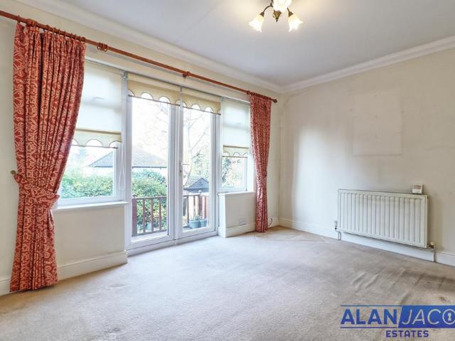 2 bedroom maisonette for sale