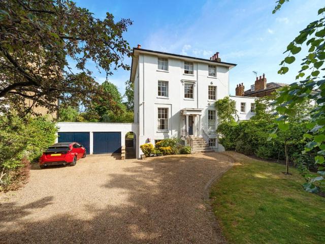 2 bedroom maisonette for sale