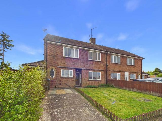 2 bedroom maisonette for sale