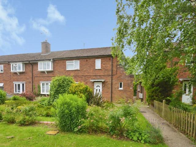 2 bedroom maisonette for sale
