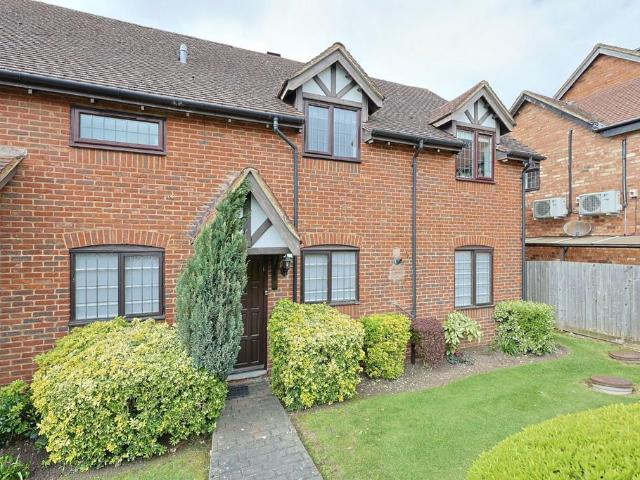 2 bedroom maisonette for sale