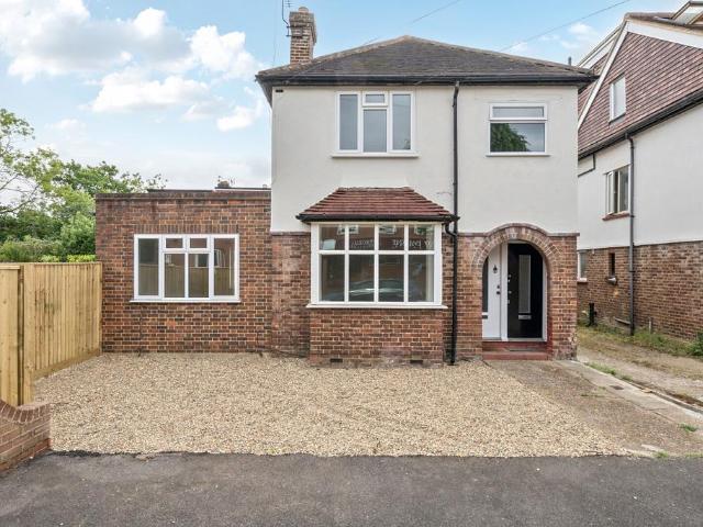 2 bedroom maisonette for sale