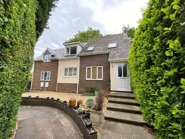 2 bedroom maisonette for sale