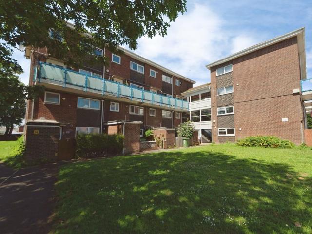 2 bedroom maisonette for sale