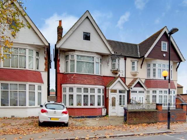 2 bedroom maisonette for sale