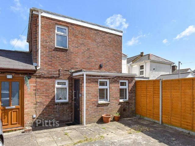 2 bedroom maisonette for sale