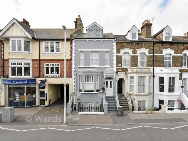 2 bedroom maisonette for sale