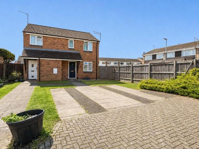 2 bedroom maisonette for sale