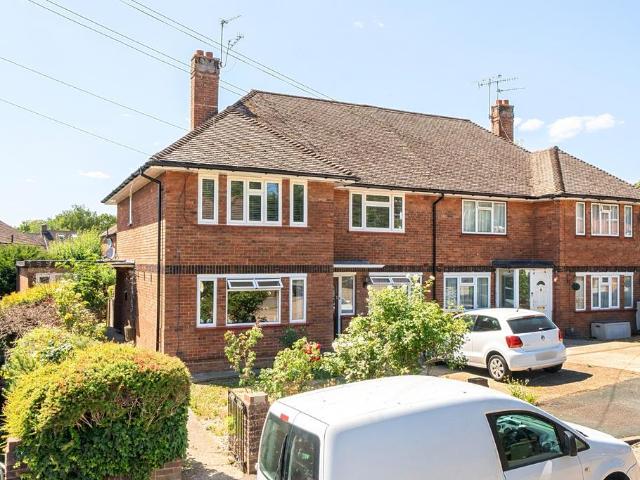 2 bedroom maisonette for sale