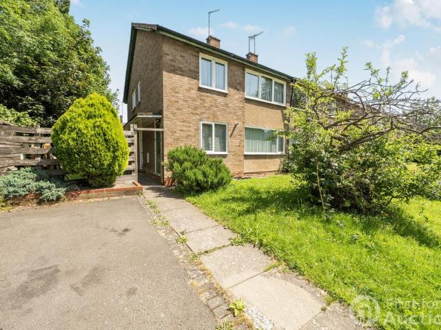 2 bedroom maisonette for sale