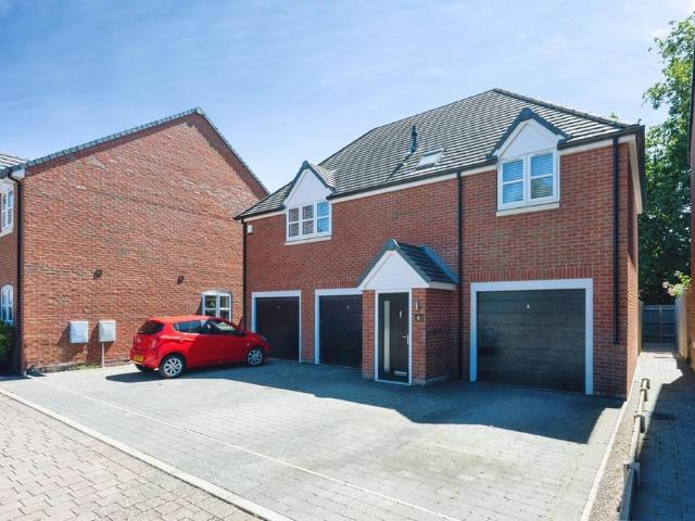 2 bedroom maisonette for sale