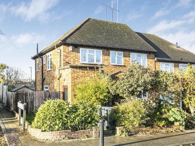 2 bedroom maisonette for sale