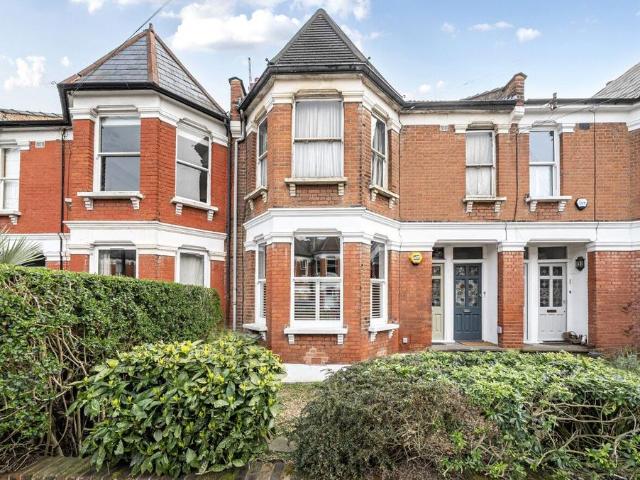 2 bedroom maisonette for sale
