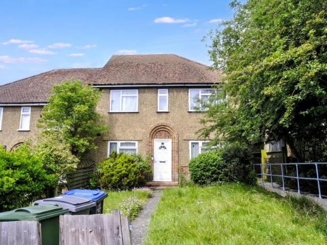 2 bedroom maisonette for sale