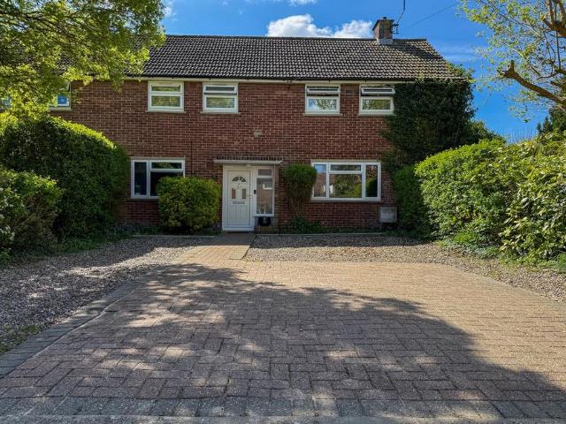2 bedroom maisonette for sale
