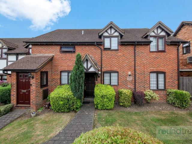 2 bedroom maisonette for sale