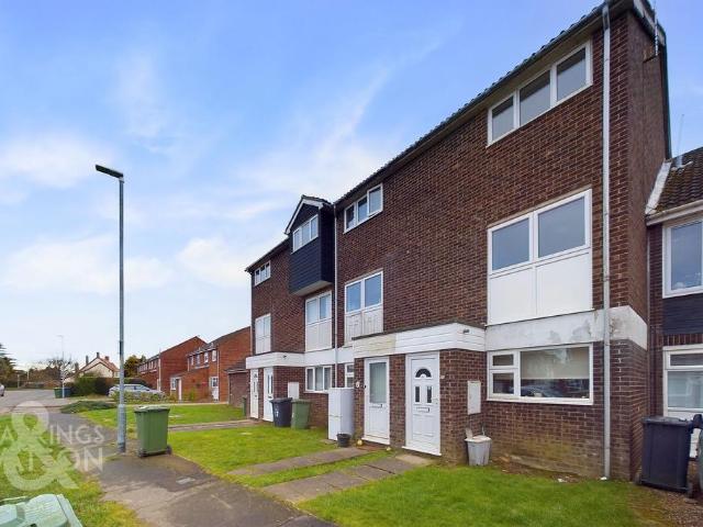 2 bedroom maisonette for sale