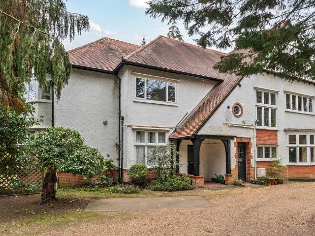 2 bedroom maisonette for sale