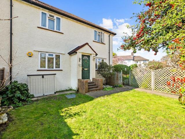 2 bedroom maisonette for sale
