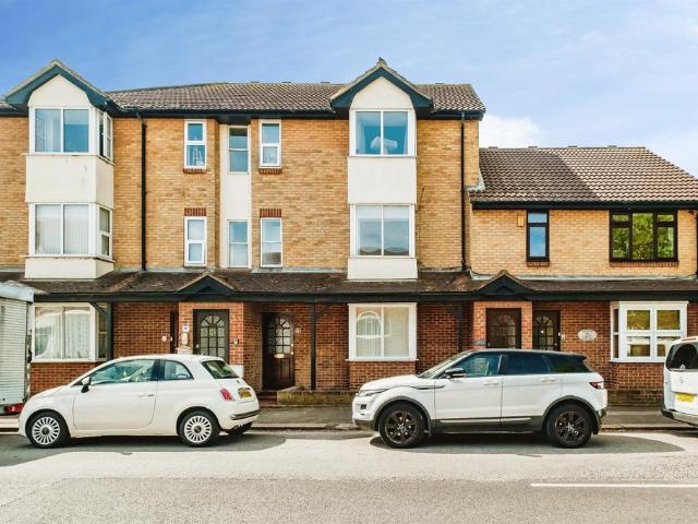 2 bedroom maisonette for sale