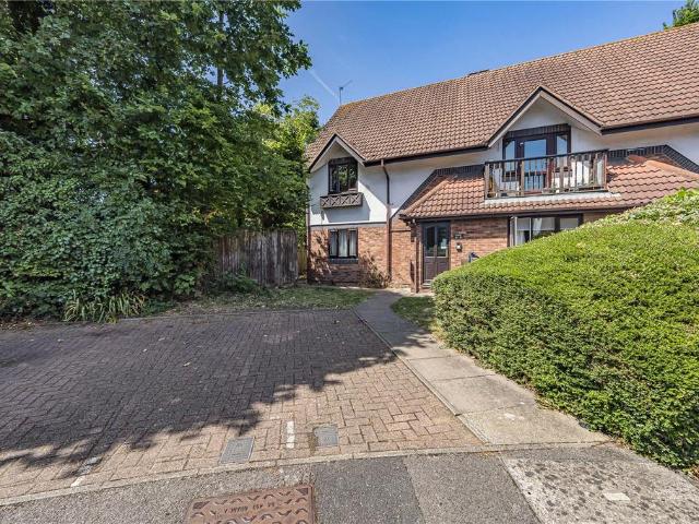 2 bedroom maisonette for sale