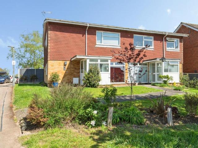 2 bedroom maisonette for sale
