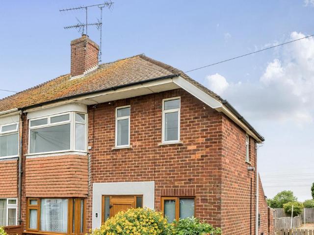 2 bedroom maisonette for sale