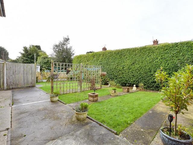 1 bedroom maisonette for sale