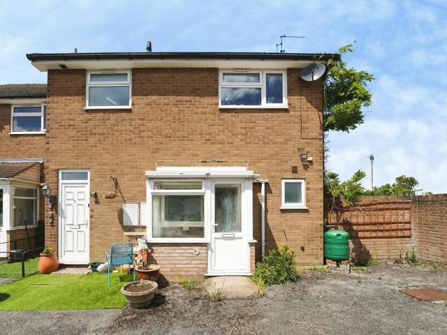 2 bedroom maisonette for sale