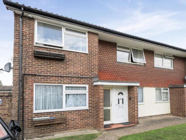 2 bedroom maisonette for sale