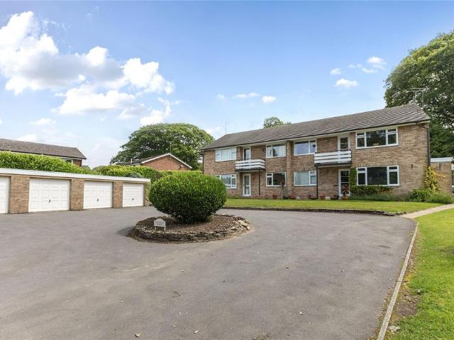 2 bedroom maisonette for sale