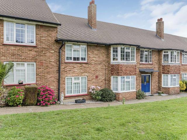 2 bedroom maisonette for sale