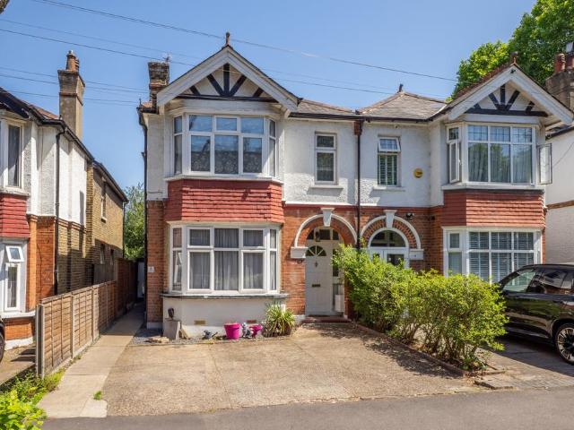 2 bedroom maisonette for sale