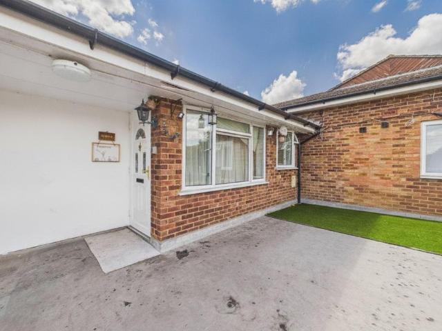 2 bedroom maisonette for sale