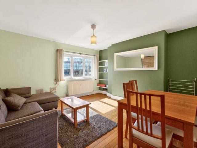 2 bedroom maisonette for sale