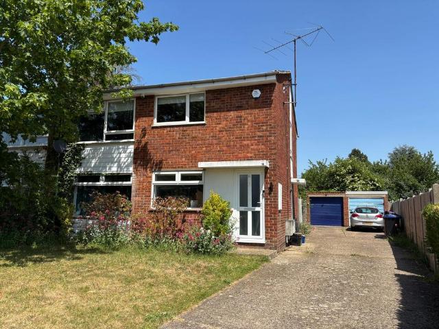 2 bedroom maisonette for sale