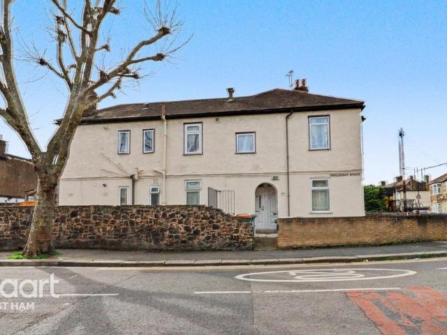 2 bedroom maisonette for sale