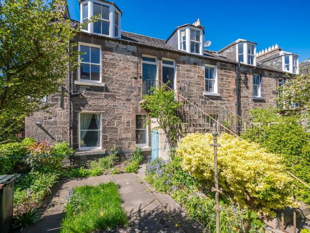2 bedroom maisonette for sale