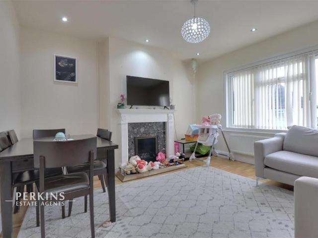 2 bedroom maisonette for sale
